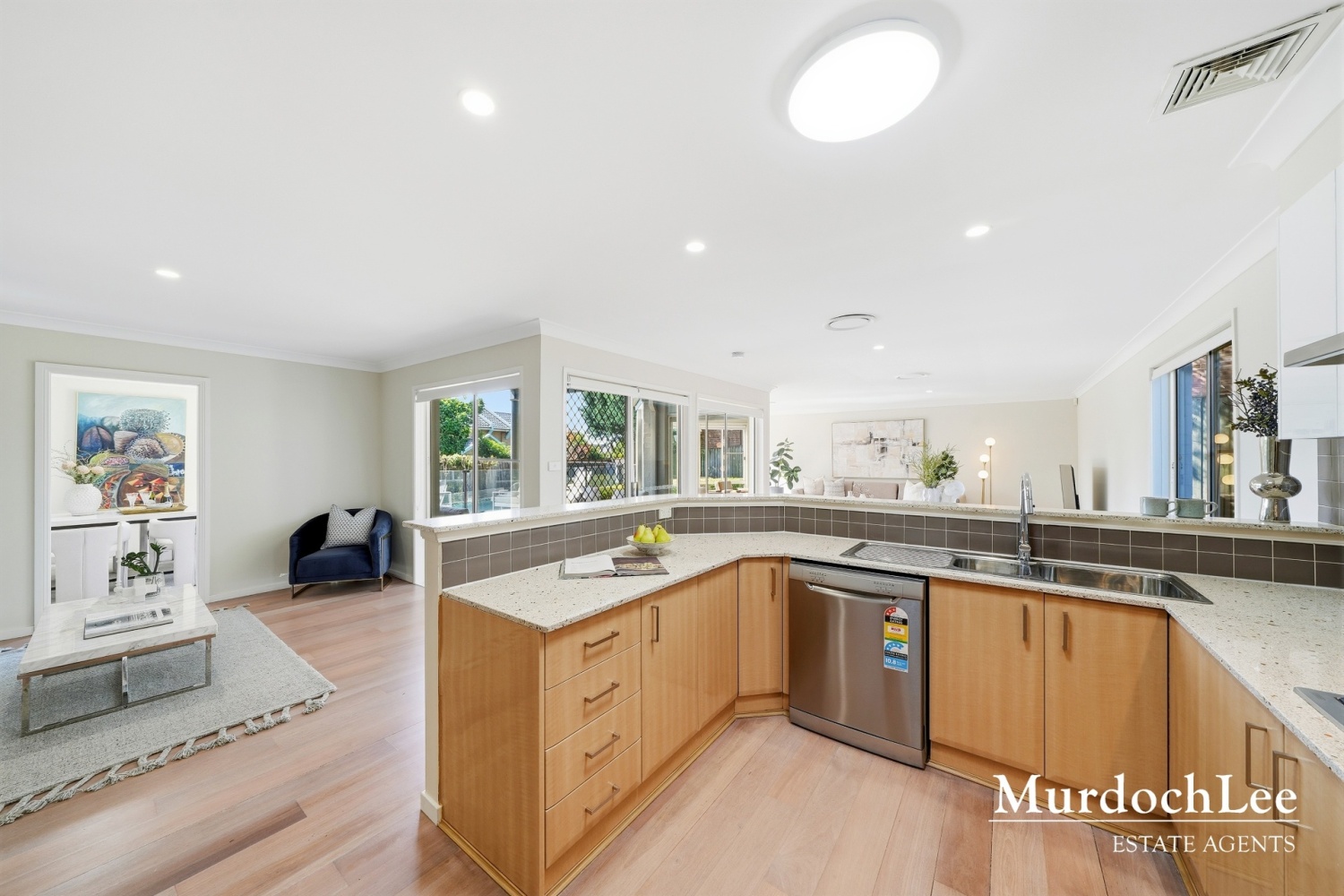 18 Ridgemont Close Cherrybrook NSW2126 - 澳洲华人找房大平台